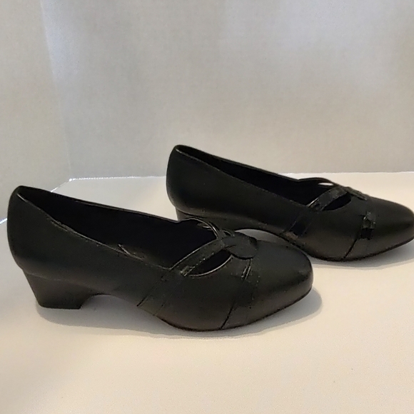Beacon | Shoes | Comfort Well By Beacon Women Block Heeled Slip On ...